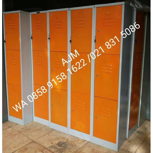 Jual Loker 3 Pintu Lemari Besi Locker Lemari Baju Rak rak - Jakarta ...