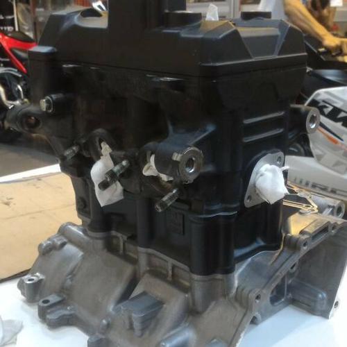 Jual blok head assy yamaha r25 (copotan bekas) - Jakarta Barat - ALONSO ...