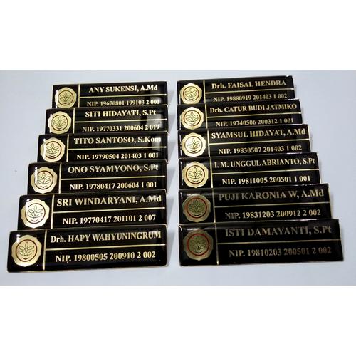 Jual Name Tag Kuningan - Papan Nama Dada - Pin + resin + Peniti - Kota ...