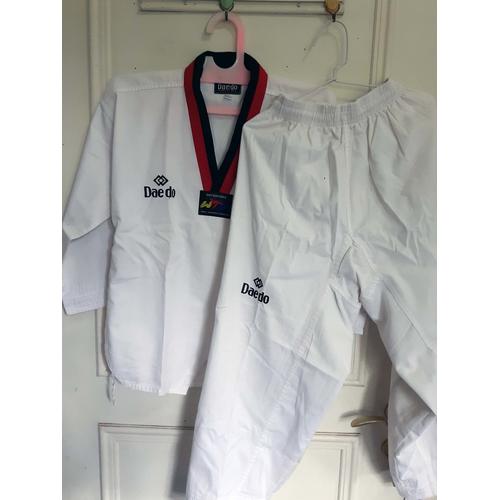 Jual Dobok / Seragam Taekwondo DAEDO WTF Poom 150cm - Kab. Bogor - Working Women | Tokopedia