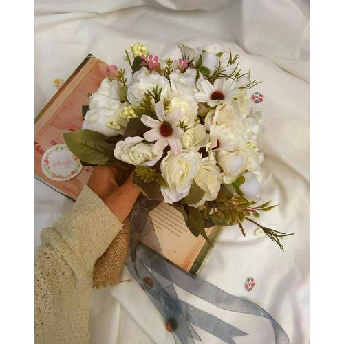 Jual Aesthetic Plain Flower Bouquet - Kab. Bantul - Lullaby Flower ...