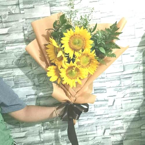 Jual hand bouquet | bunga matahari asli | sun flower | bucket wisuda ...