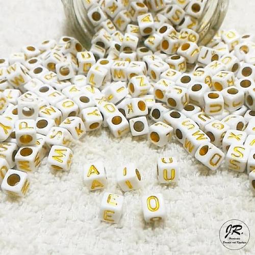 Jual Alphabet Dadu Putih-Emas Huruf Vokal 6mm. Manik Dadu Huruf - Kota ...