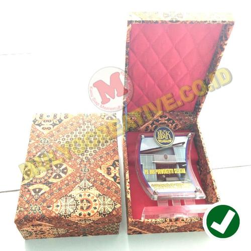 Jual Box Plakat Motif Batik - Box Vendel Cinderamata Batik - Kab ...