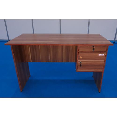 Jual Meja kantor | Meja kerja | Meja Big Panel MTB 102 - Jakarta Timur ...