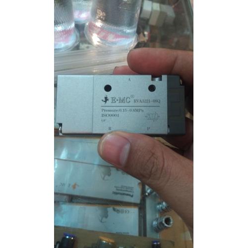 Jual AIR PILOT VALVE 3/2 EMC RVA-3221-08Q - Jakarta Barat - Rexsamas ...