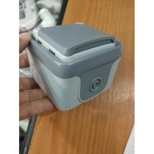 Jual Stopkontak outbow WATERPROOF LEGRAND 69733 - Jakarta Pusat - Bursa Listrik | Tokopedia