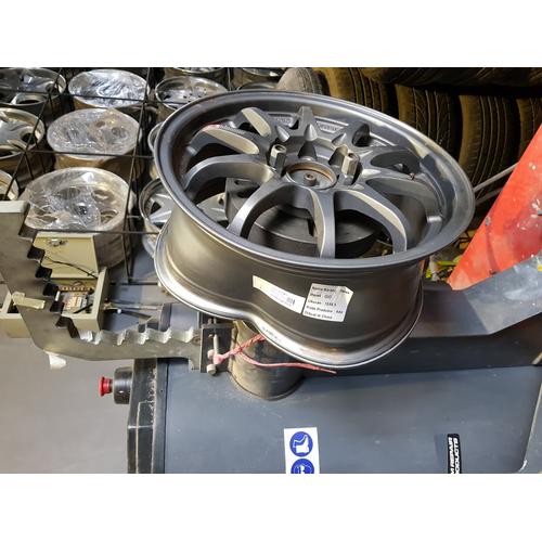 Jual REPAINT- REPAIR - RESTORATION VELG MOBIL cat velg mobil - Kota ...