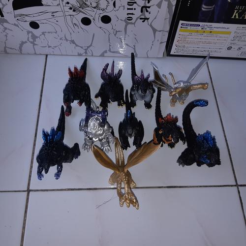 Jual Godzilla Gold Dragon (isi 10 figure) - Kota Bandung - H3LIOS ...