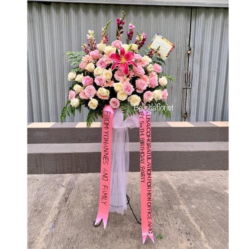 Jual Standing Flower Congratulations 750.000 Rose, Lily - Jakarta Barat ...