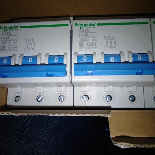 Jual Mcb Pln 35A 3Phase Schneider - Jakarta Pusat - Panel listrik ...