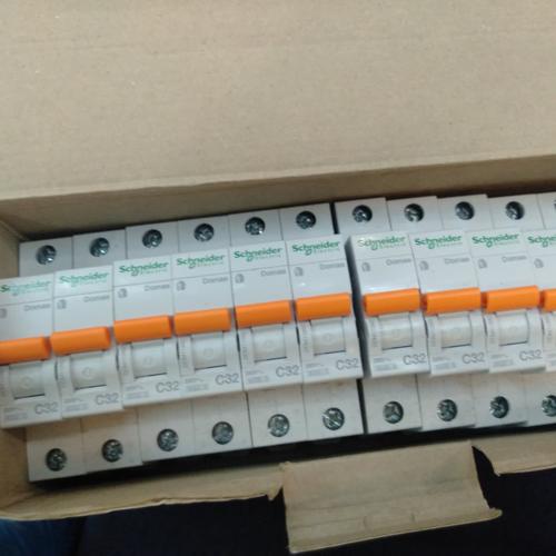 Jual Mcb 1Phase 32A Schneider - Jakarta Pusat - Panel listrik nusantara | Tokopedia