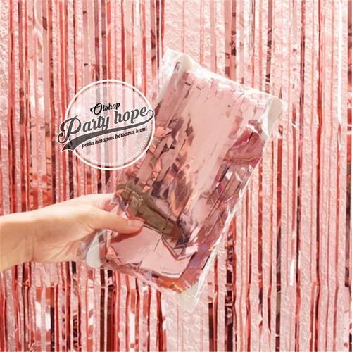 Jual tirai foil rose pink / backdrop rose pink / foil fringe curtain ...