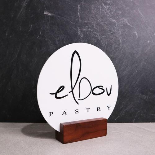 Jual Table Sign Akrilik | Sign Papan Meja | Custom Merk Logo - 20 x 20 ...