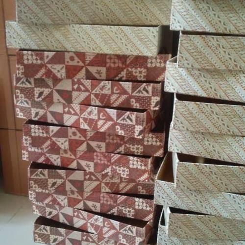 Jual Gift box kotak kado 15x30x5 motif batik - Jakarta Selatan - noor ...
