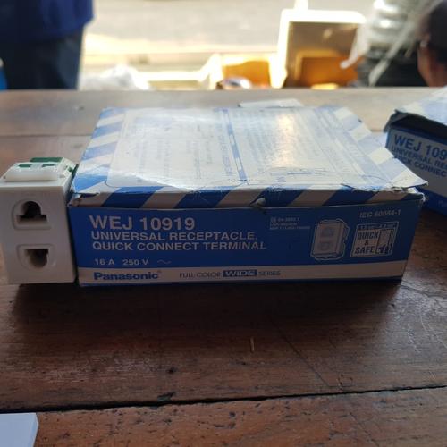 Jual Stopkontak Universal Panasonic WEJ10919 / Stop Kontak Universal ...