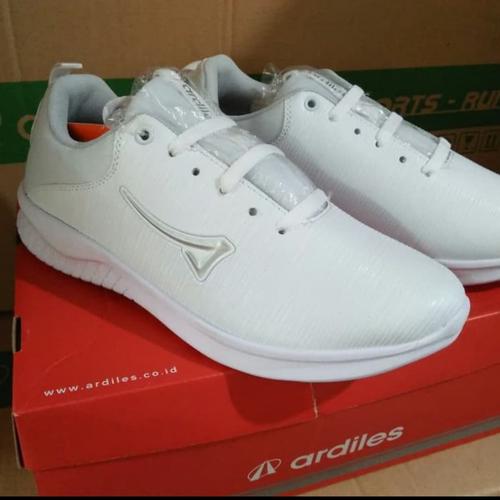 Jual Sepatu kets putih polos ardiles bracer - Jakarta Timur - Ezalea ...