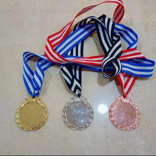 Jual medali logam besi medali emas,perak,perunggu satu muka plus tali ...