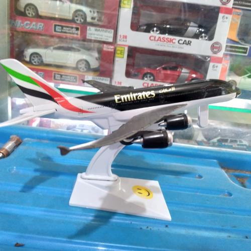 Jual Diecast pesawat emirates light and sound skala 300 - Kab. Bandung ...