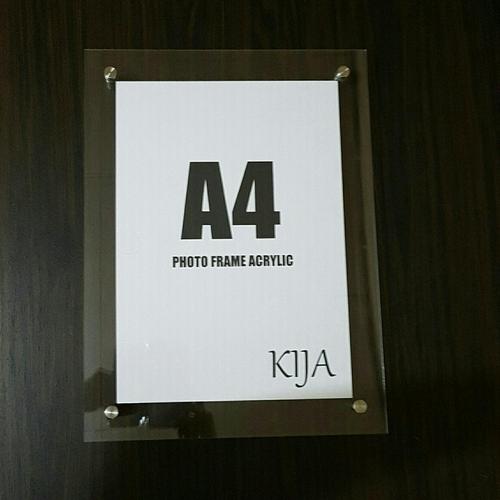 Jual Frame A4 akrilik/ display akrilik/ Acrylic frame/ frame foto ...