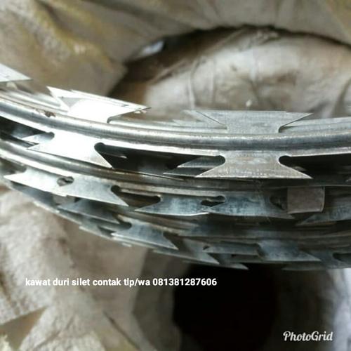 Jual Kawat duri silet razor wire type BTO30 untuk pengaman pagar tembok ...