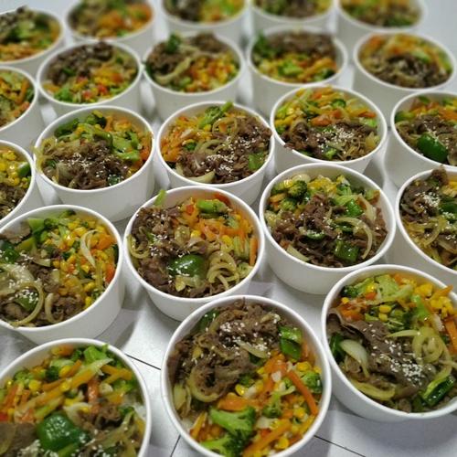 Jual paket rice bowl nasi beef teriyaki dan sayuran cah brokoli - Kota ...