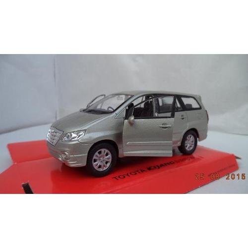Jual Mobil Mainan Toyota Kijang Innova Light Gold Official Licensed ...