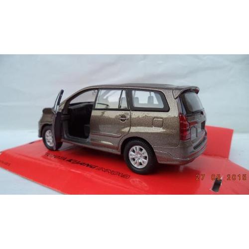 Jual Mobil Mainan Toyota Kijang Innova Dark Gold Official Licensed ...