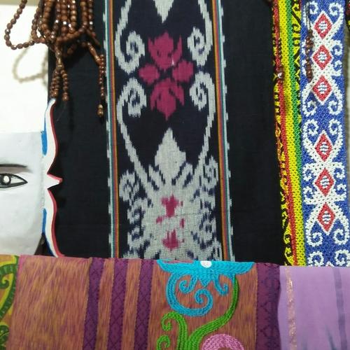 Jual Kain Tenun khas Dayak Kalimantan - Kota Samarinda - Gerai Borneo ...