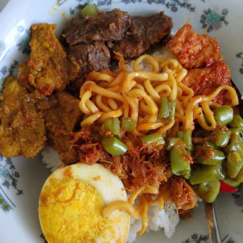 Jual Nasi campur bu Ari Klampis - Kota Surabaya - Jajanan_Surabaya ...