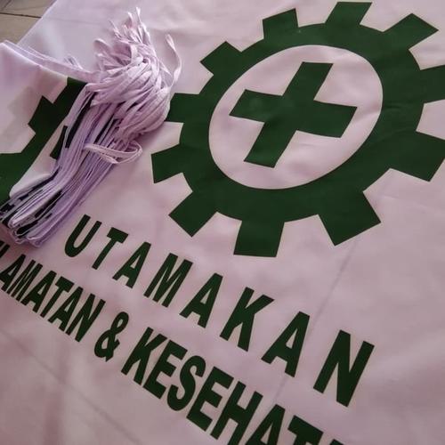 Jual BENDERA K3 / BENDERA SAFETY FIRST STANDAR DEPNAKER MURAH - Jakarta ...