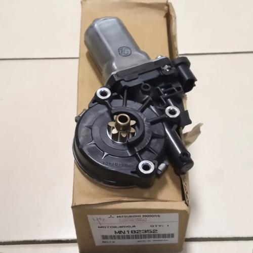 Jual motor regulator pintu pajero sport triton asli MN182351 / MN182352 ...