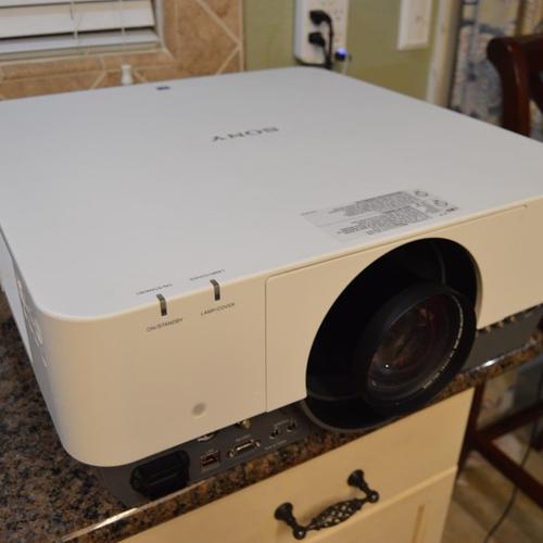 Jual Projector Proyektor Sony VPL FX500L 7000 Lumens - Kota Tangerang ...
