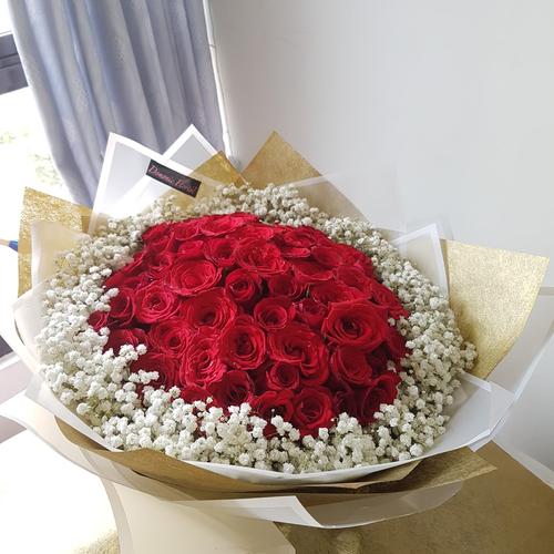 Jual Red Rose Bouquet Gold Wrap Fresh Flower Buket Bunga Hadiah Mawar ...