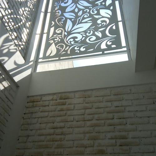 Jual partisi sekat ruangan/fasad bahan acp warna putih depan blkg ...