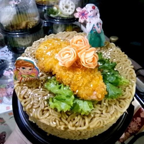 Jual Cake indomie/birthday cake/kue ulang tahun/mie ulang tahun/kue ultah - 5 pax - Kota ...