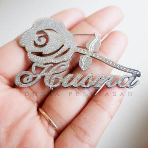 Jual Bros Nama Silver Grafir Permata Bunga/ Pin Nama Silver Grafir ...