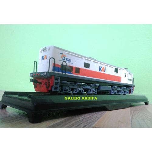 Jual MINIATUR LOKOMOTIF CC 201 83 25 KAI LOGO BARU AGUNG CRAFT STOK ...