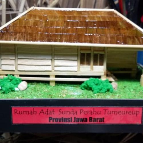 Jual Miniatur Rumah Adat Sunda Perahu Tumeureup - Kota Cimahi - arqee ...