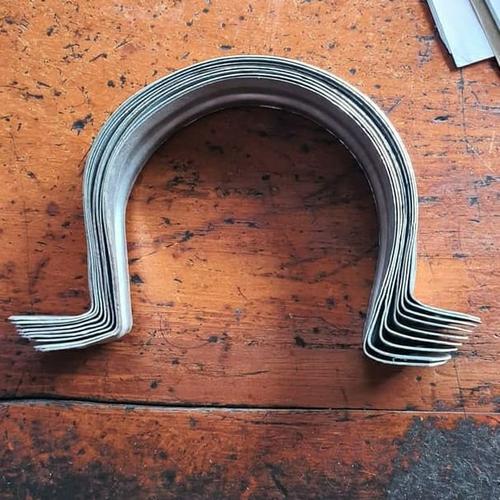Jual Klem Pipa Galvaniz 2.5 Inch 2,5 Inch Omega / Clamp Pipa Galvanis 2 ...
