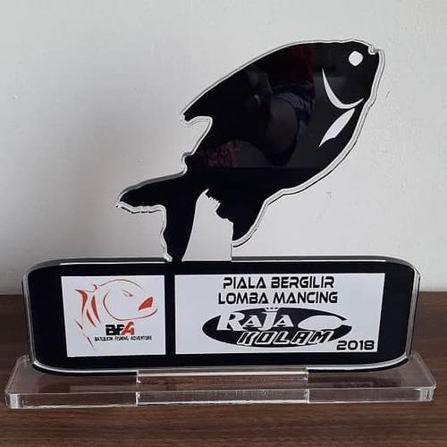 Jual Plakat Piala Lomba Mancing Murah dan Cepat Design Sesukamu ...