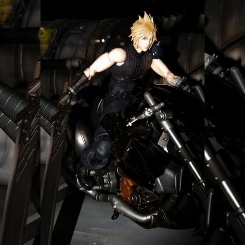 Jual Final Fantasy VII Remake - Cloud Strife & Hardy Daytona - PlayArts ...
