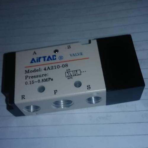Jual Air operated valve / pilot valve airtac 4A210-08 4A210 - Jakarta ...