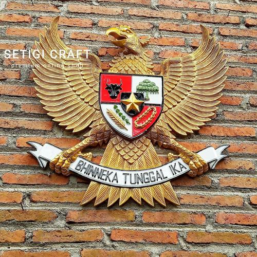 Jual pajangan dinding garuda pancasila kayu jati berukir relief emas 70 ...