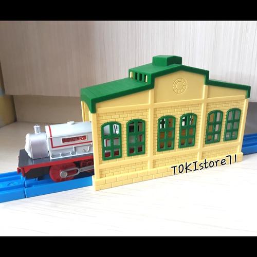 Jual Plarail Engine House Shed Thomas Model Train - Jakarta Pusat ...