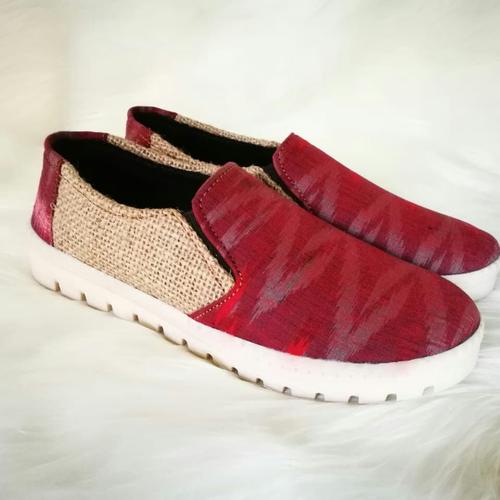 Jual Sepatu Bahan Kain Tenun Kediri - Kota Kediri - TENUN MEDALI MAS ...