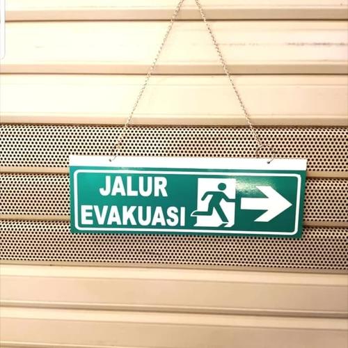 Jual AKRILIK/PLAT K3 RAMBU SAFETY JALUR EVAKUASI RANTAI 2 MUKA 10X30CM ...
