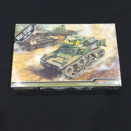 Jual Model Kit Academy M3A1 Stuart Light Tank 1/35 Scale - Kota Bandung - Beukipanzer Shop ...