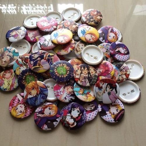Jual Pin Anime Free Custom ukuran 44mm full colour kwalitas premium ...