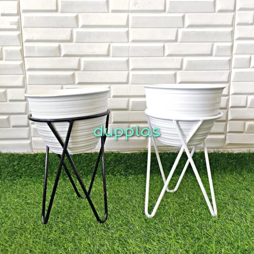 Jual Standing Pot Besi Kaki Tiga T30cm + Vas Tawon Plastik Putih D21cm ...